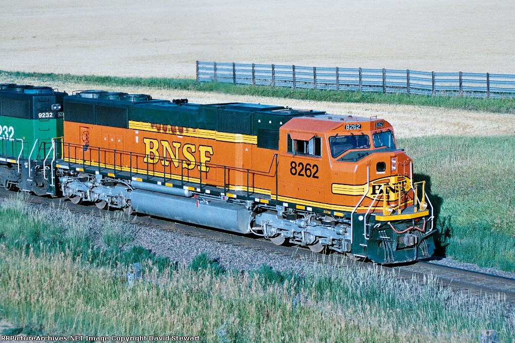 BNSF 8262